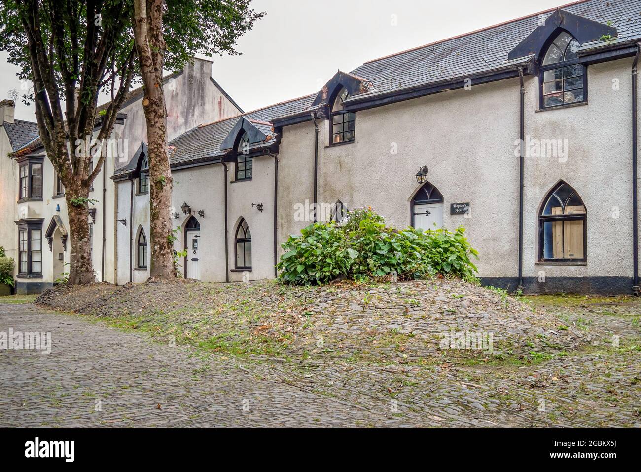 Burial mound england hi-res stock photography and images - Alamy