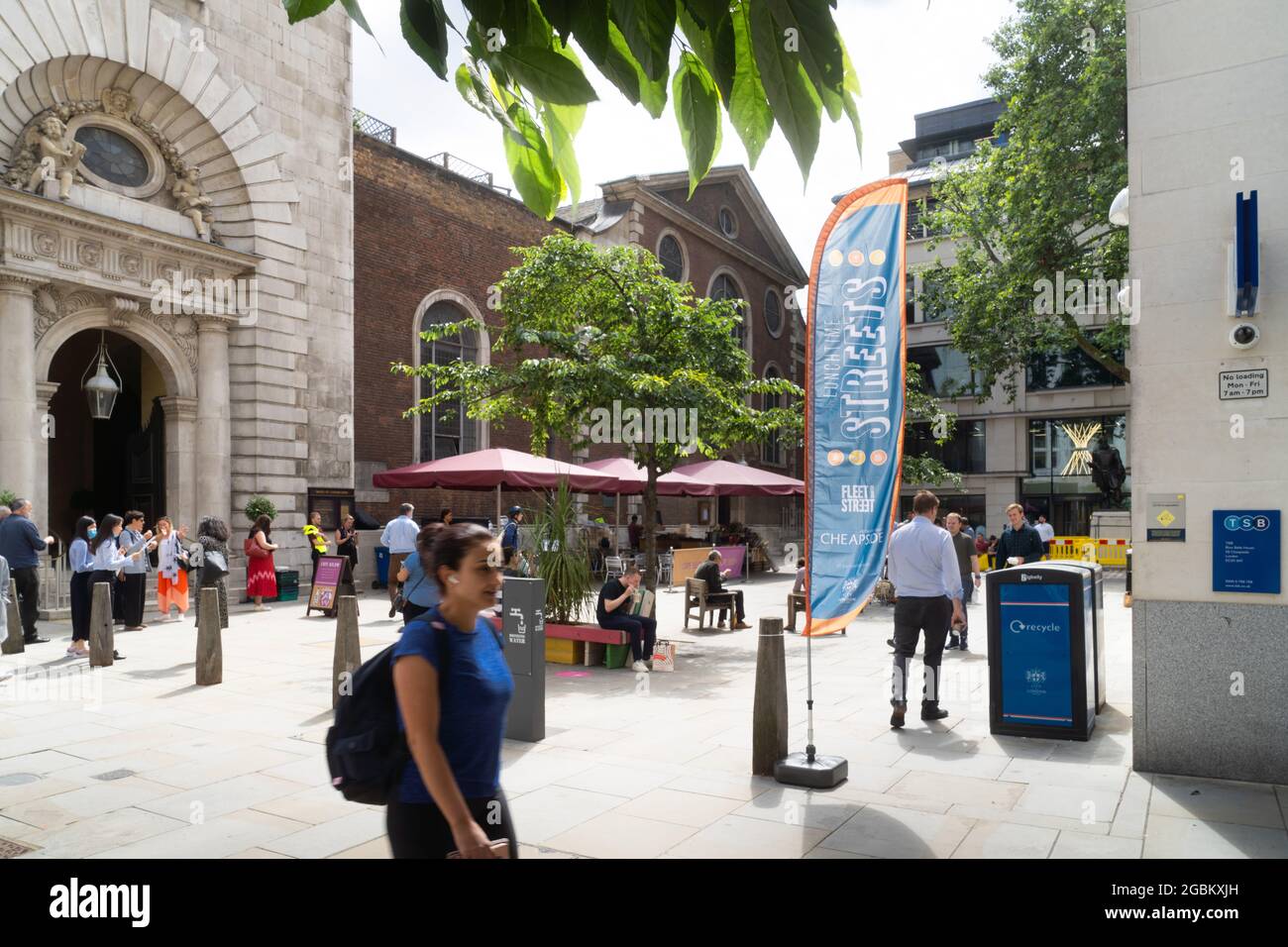 Bow churchyard, Cheapside, City of London, England Stock Photo - Alamy
