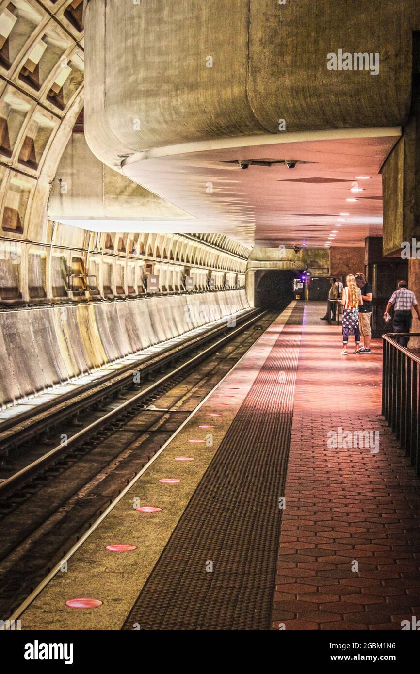 Washington dc commuter rail hi-res stock photography and images - Alamy