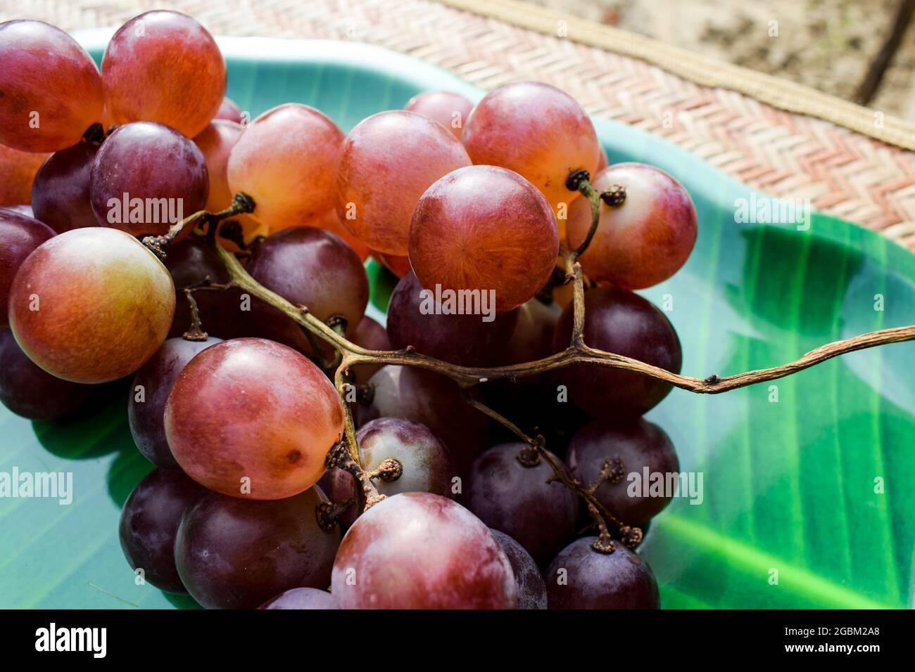 Huge cluster of grapes hi-res stock photography and images - Alamy