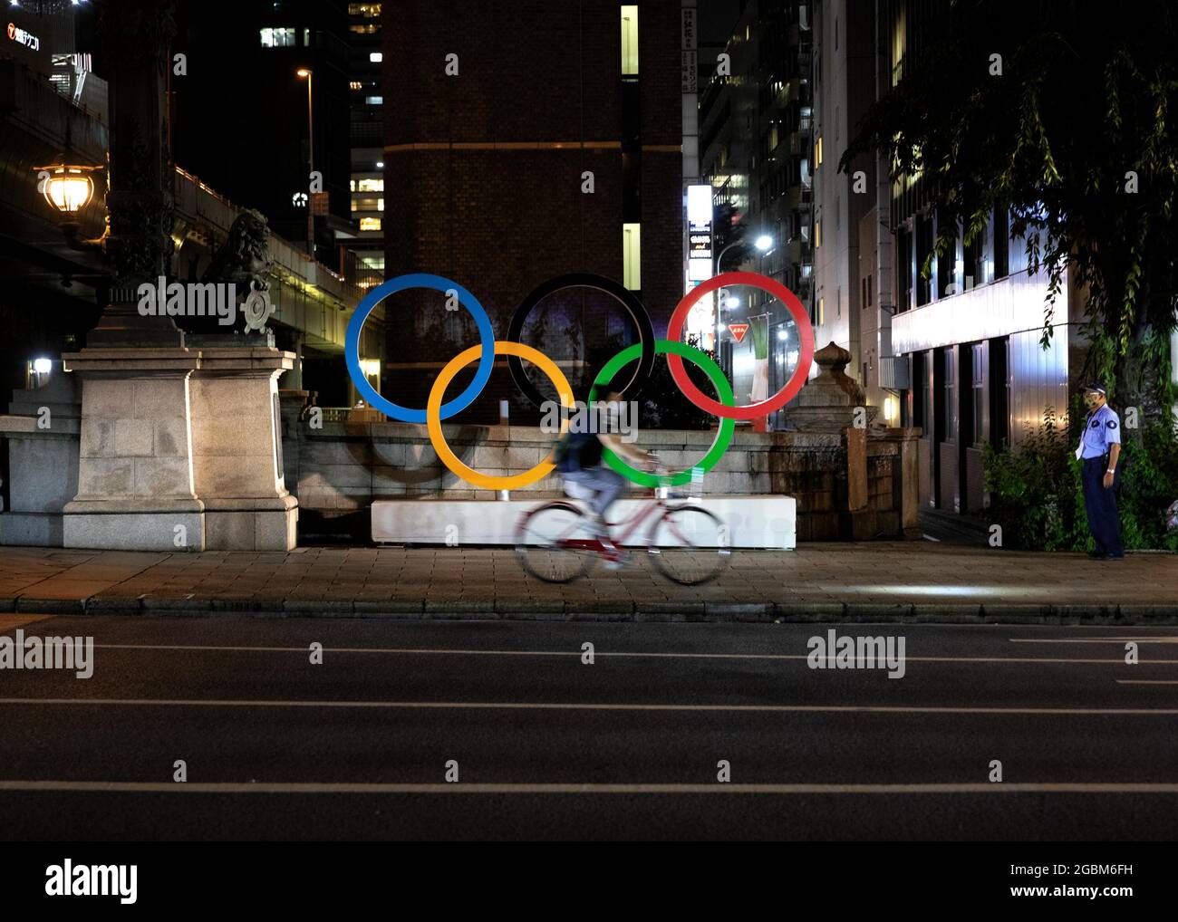 The Olympic Rings seen on Nihonbashi Bridge during the Tokyo Olympics ...