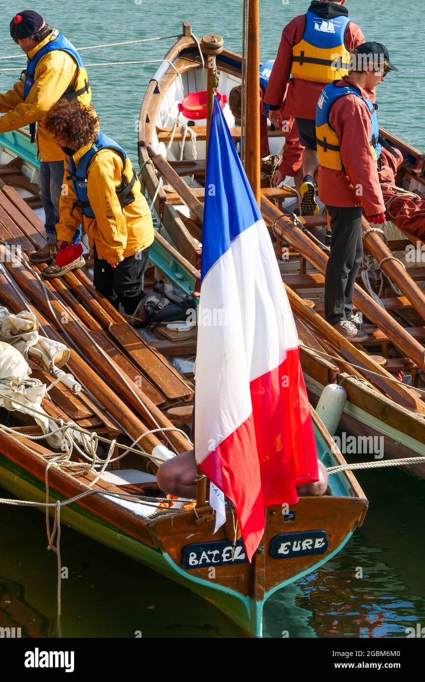 Vintage sailing barks hi-res stock photography and images - Alamy