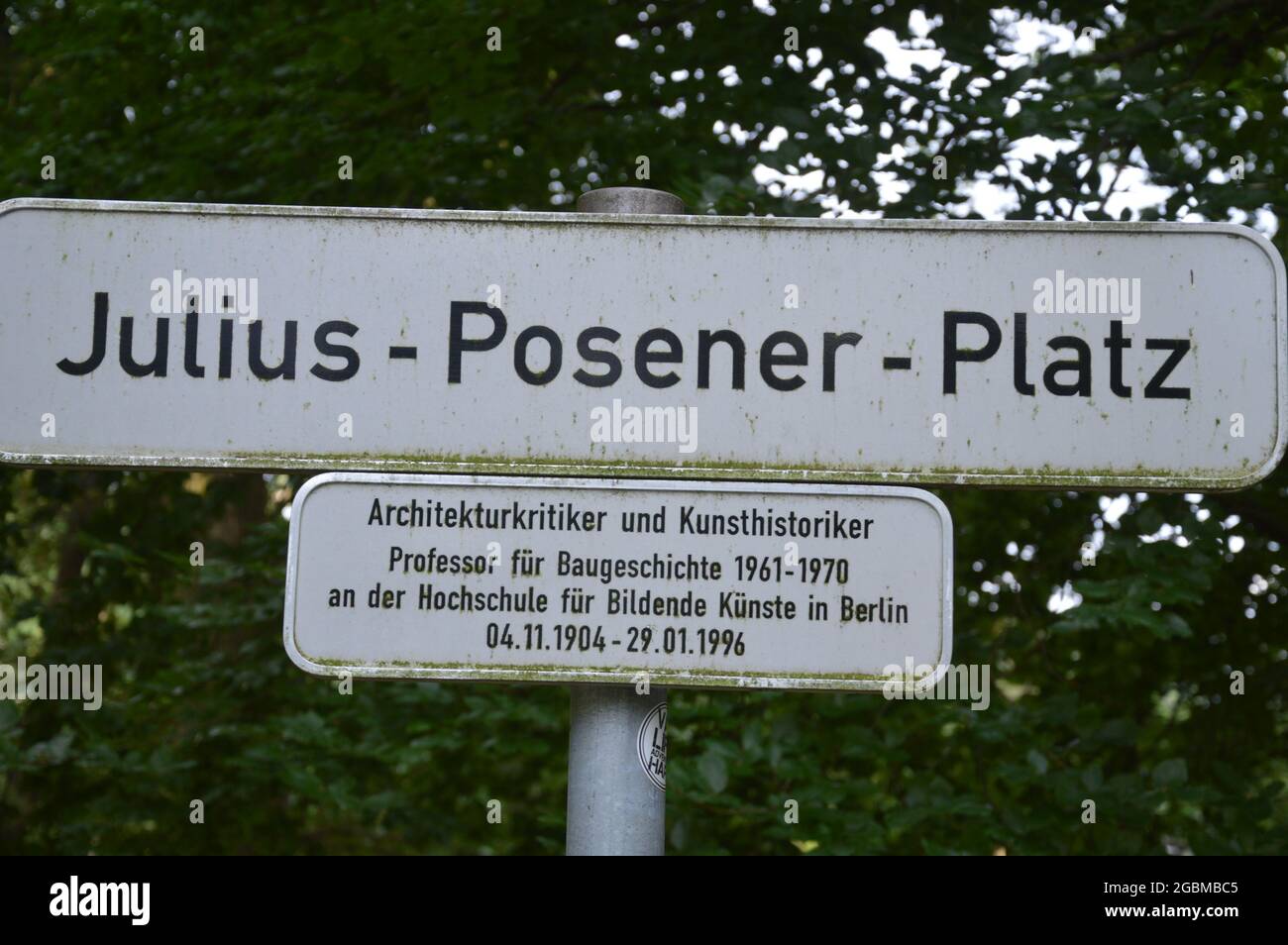 Mendelsohn arch hi-res stock photography and images - Alamy