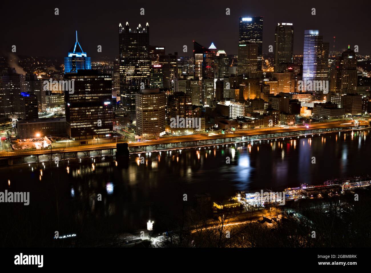 Pittsburgh skyline at night Stock Photo - Alamy