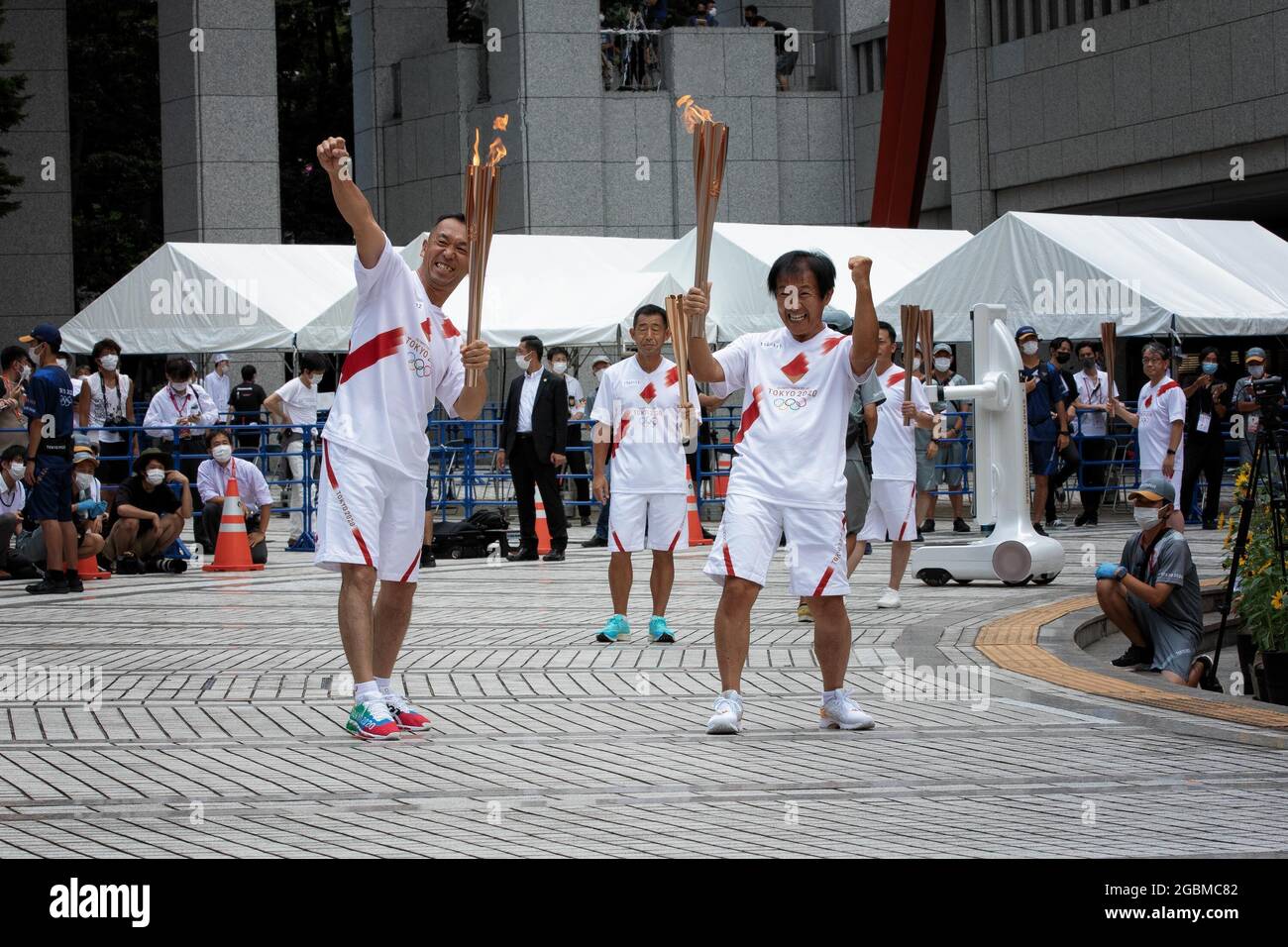 Tokyo olympics 2020 torch hi-res stock photography and images - Alamy