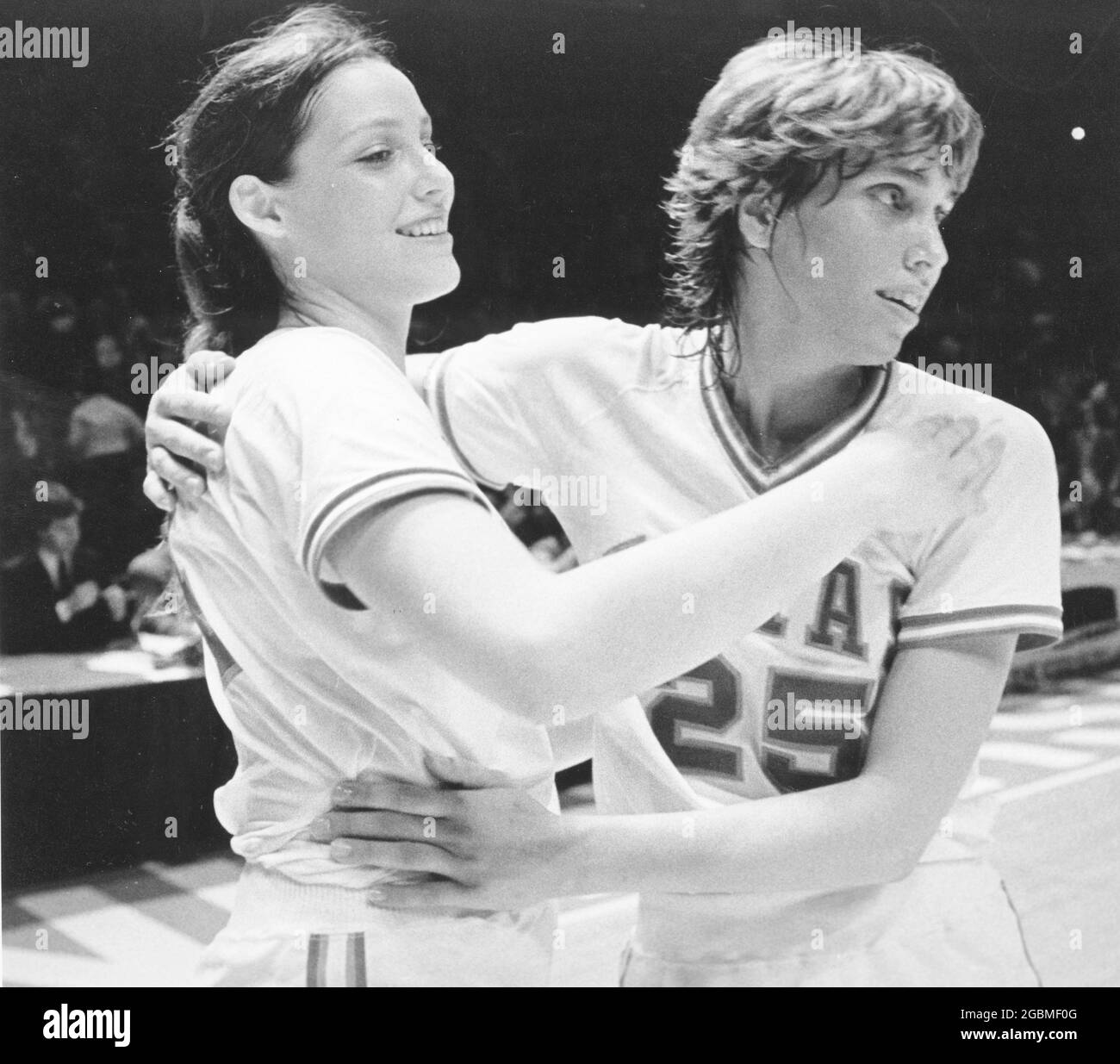 Female college basketball Black and White Stock Photos & Images - Alamy