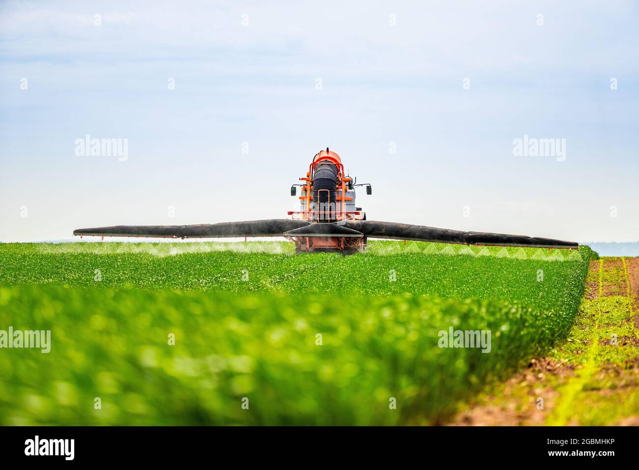 Farmer spraying his crops hi-res stock photography and images - Alamy