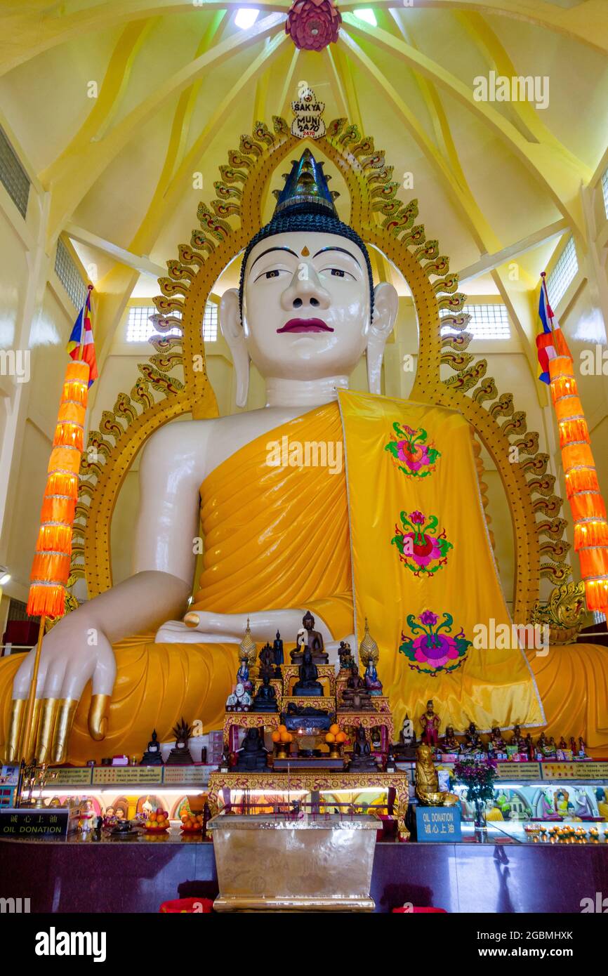 Sakya Muni Buddha Gaya Temple in Singapore Stock Photo - Alamy