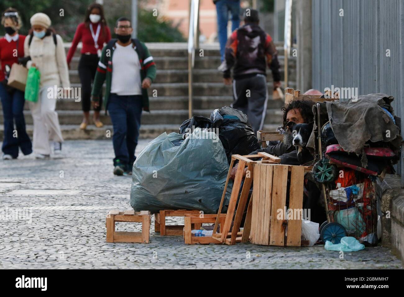 Homeless camp sidewalk hi-res stock photography and images - Alamy