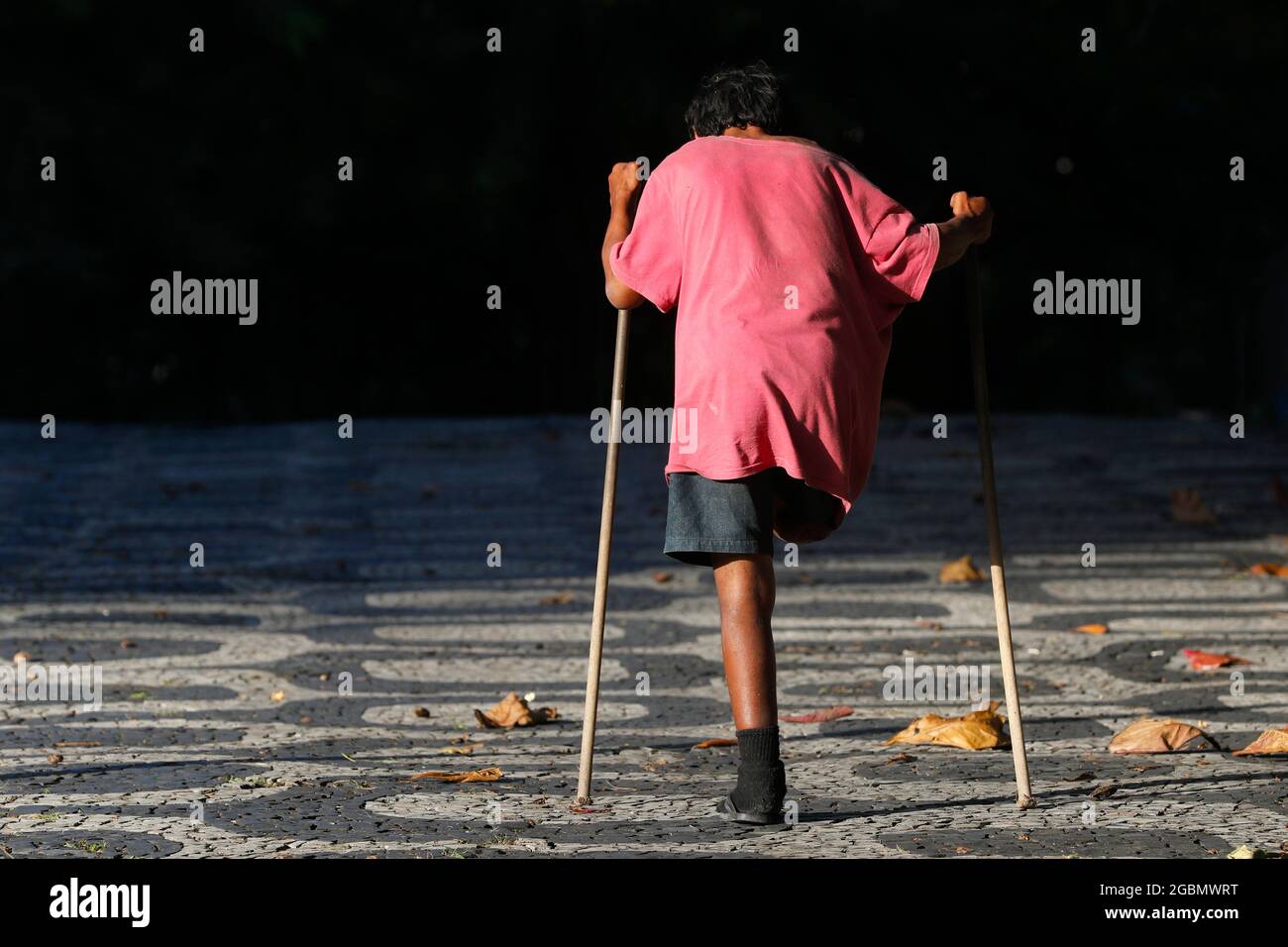 One legged man hi-res stock photography and images - Alamy