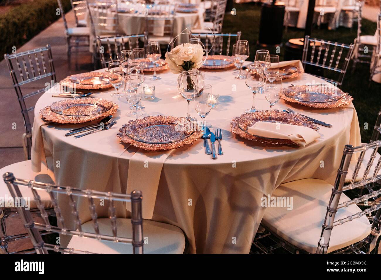 Beautiful fancy dining table at an event Stock Photo - Alamy