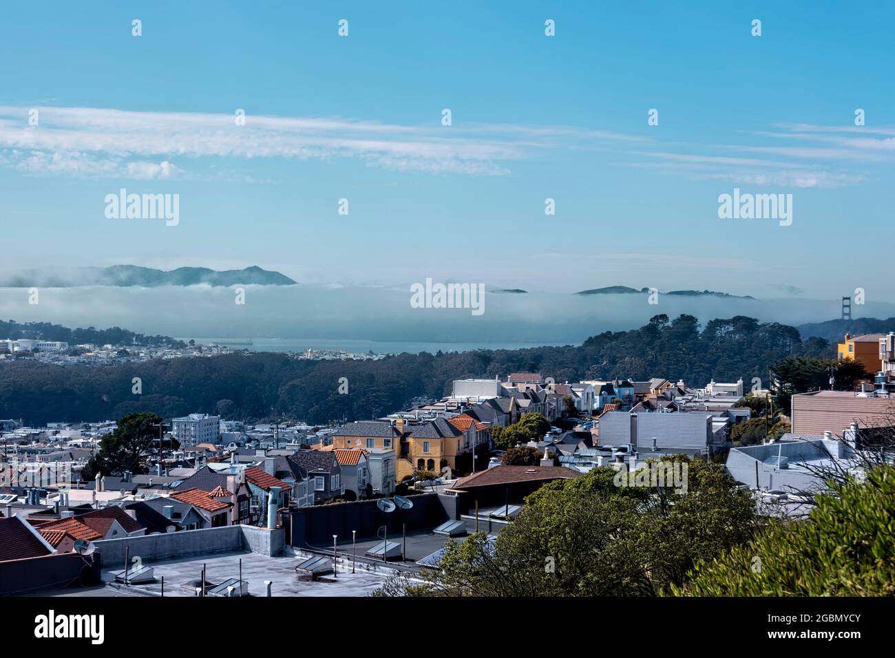 Fog rolling in, Golden Gate Heights, San Francisco, California, U.S.A ...