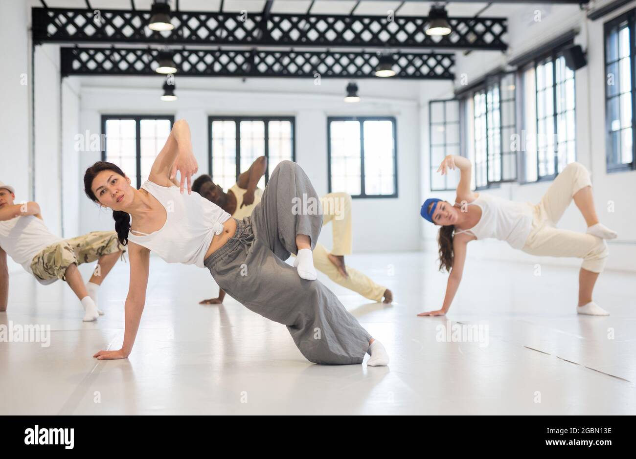 Dancers training modern dance movements Stock Photo - Alamy