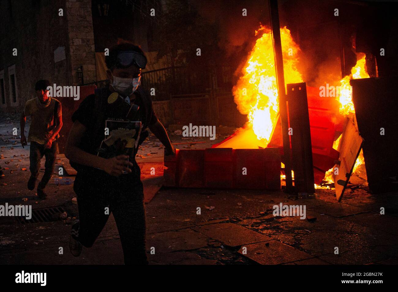 Burning port of beirut hi-res stock photography and images - Alamy
