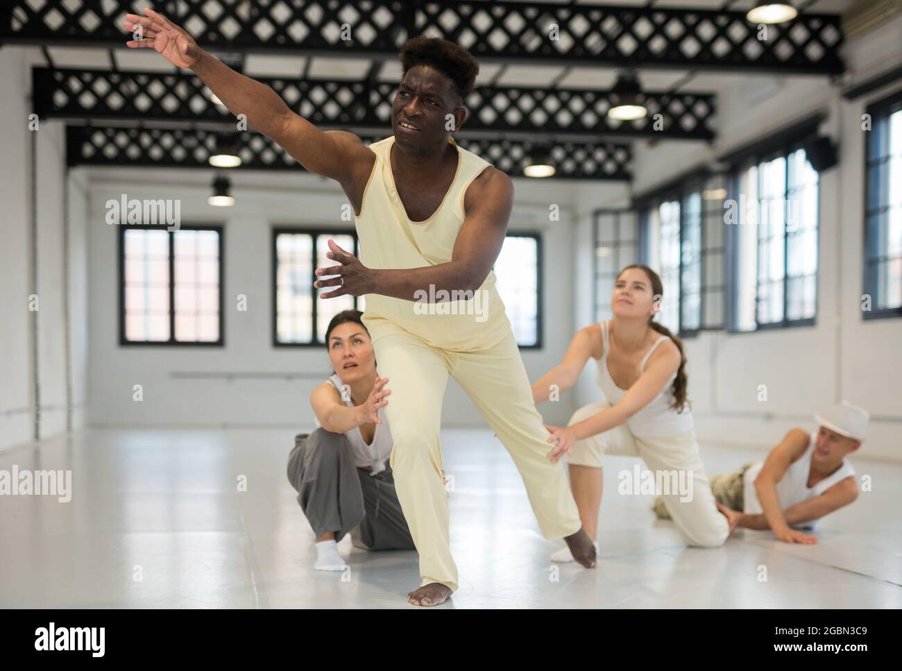 Afro american man dancing modern dance Stock Photo - Alamy