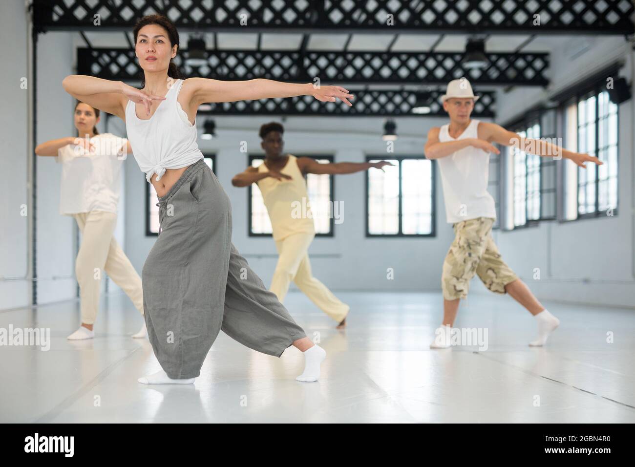 Dancers training modern dance movements Stock Photo - Alamy