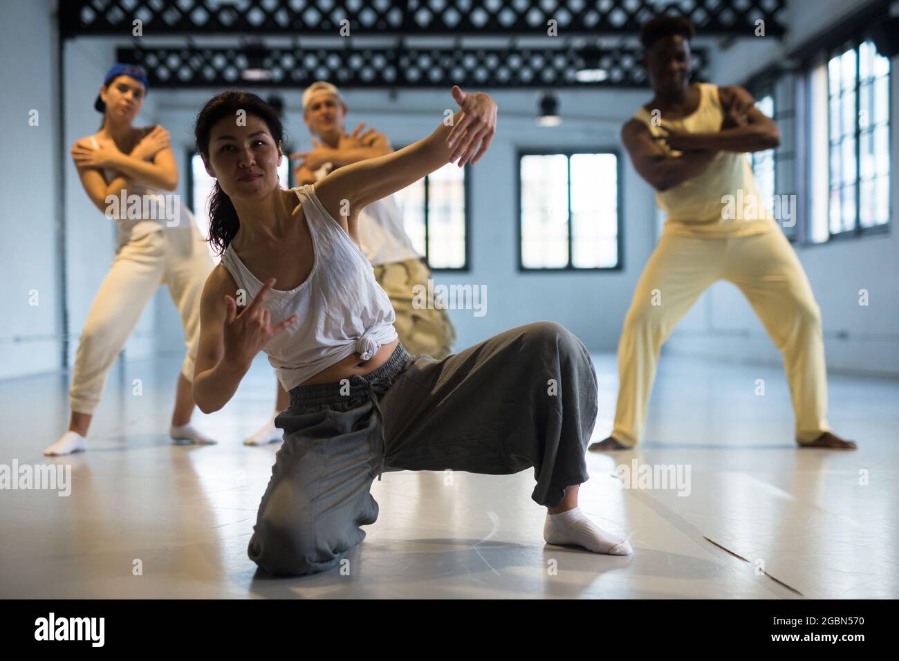 Hip hop dancer popping hi-res stock photography and images - Alamy