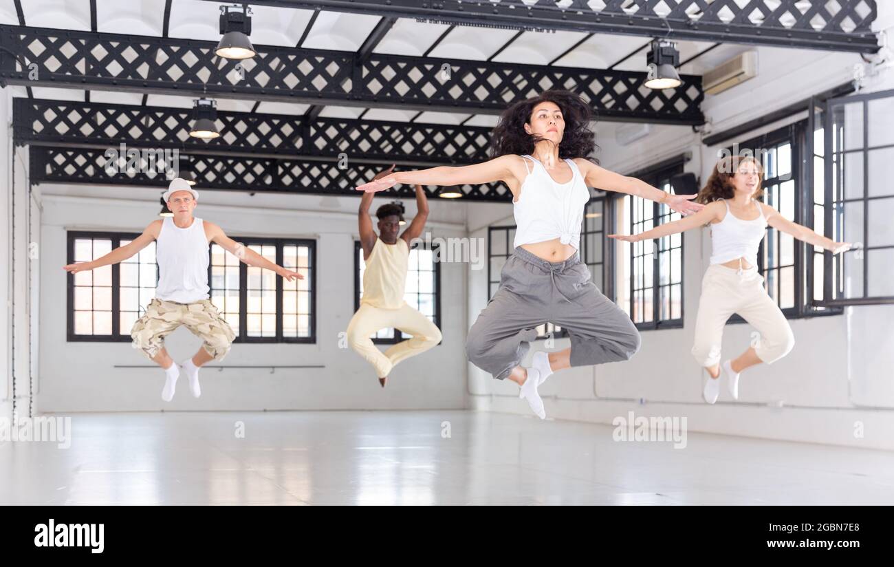 Dancers training modern dance movements Stock Photo - Alamy