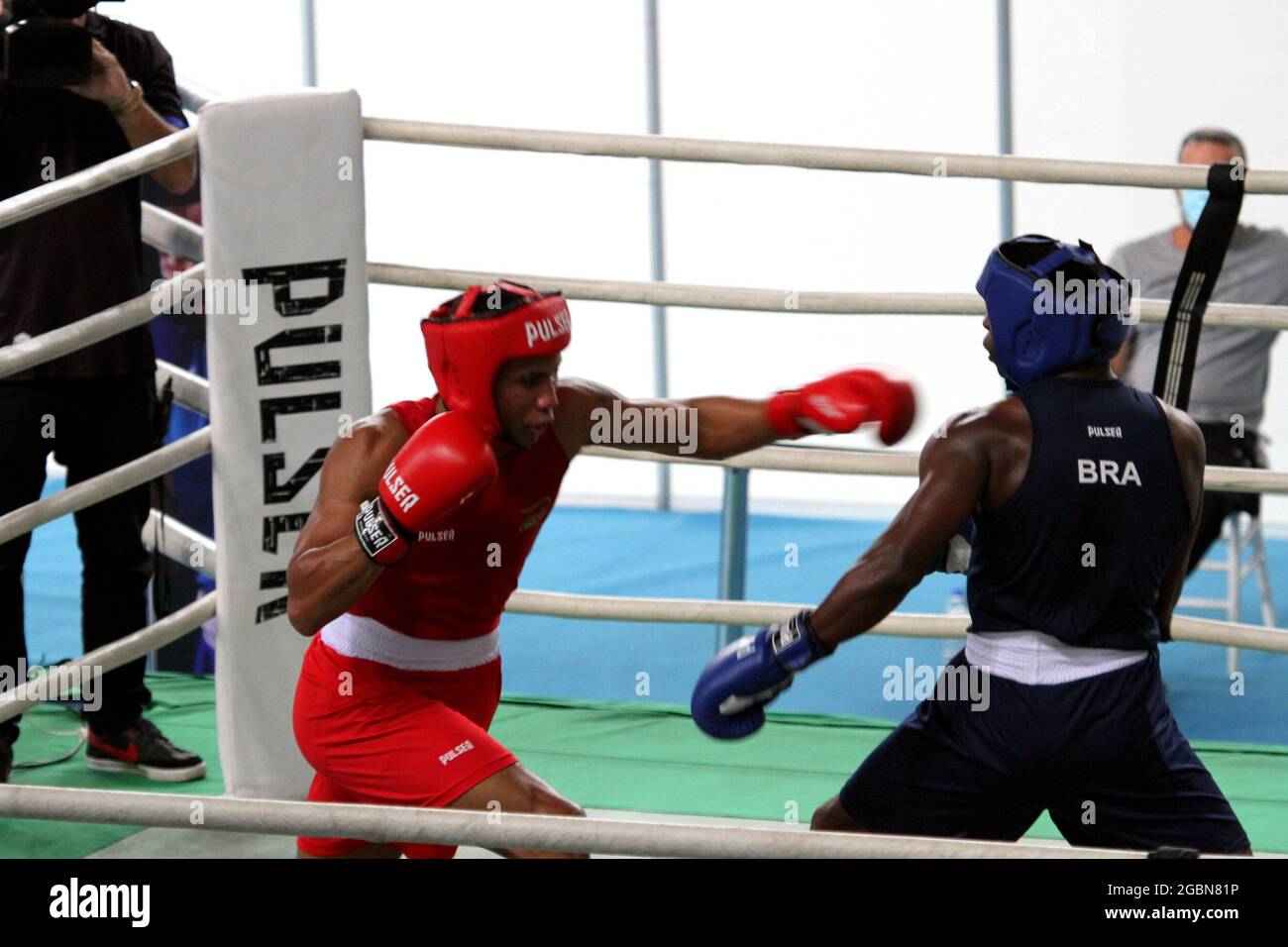 Mens boxe hi-res stock photography and images - Alamy