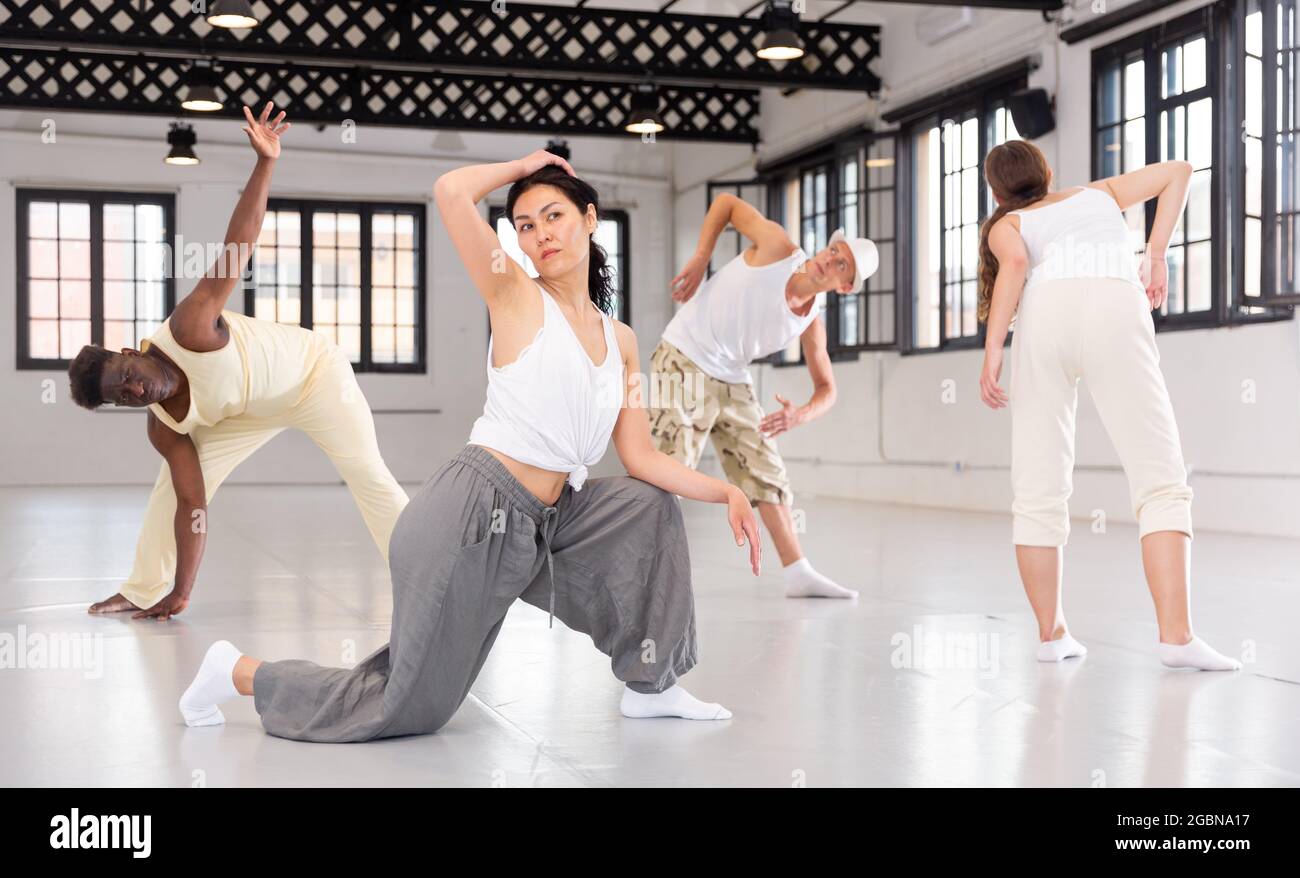Asian dance lesson young woman hi-res stock photography and images - Alamy