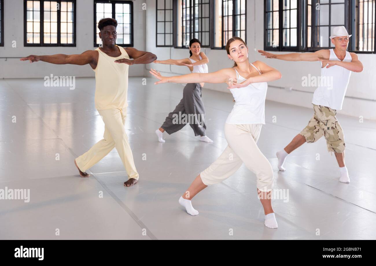 Dancers training modern dance movements Stock Photo - Alamy