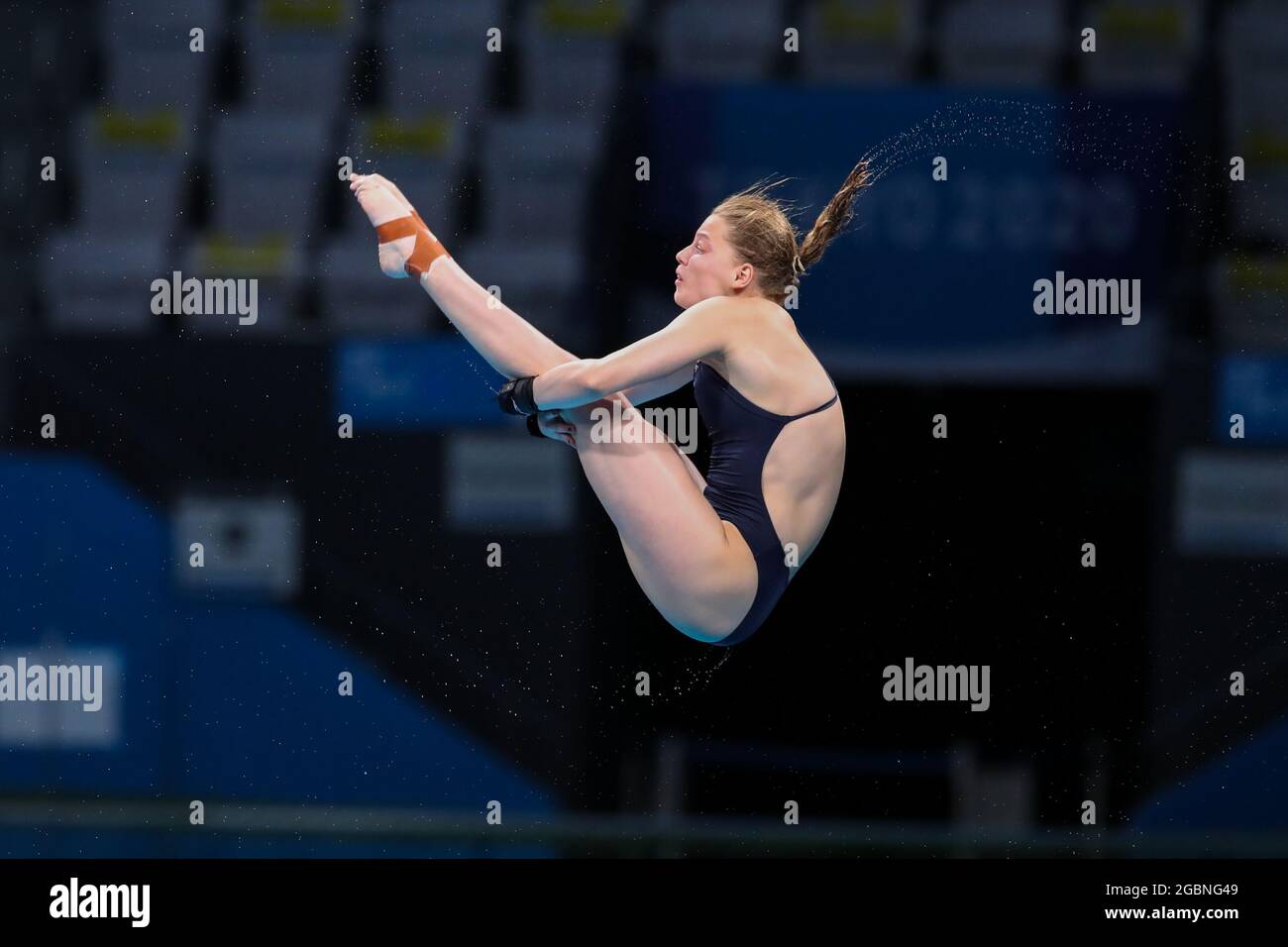 ODAIBA MARINE PARK, JAPAN - AUGUST 5: Tanya Watson of Ireland competing ...