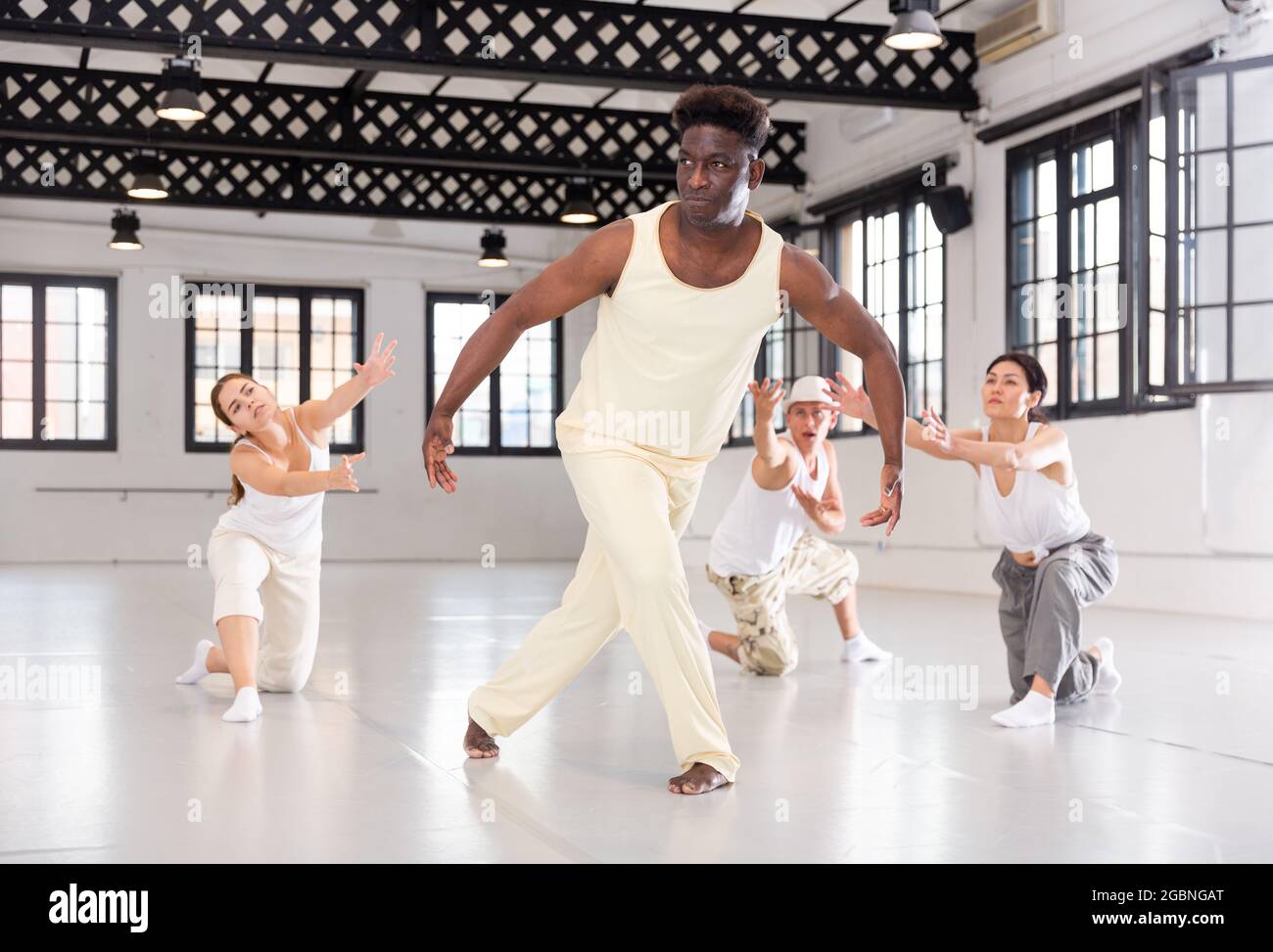 British male ballet dancers hi-res stock photography and images - Alamy
