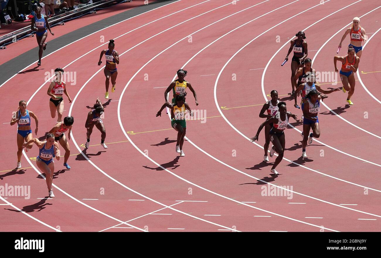 Tokyo, Japan. 5th Aug, 2021. Athletes compete during the women's 4x100m ...