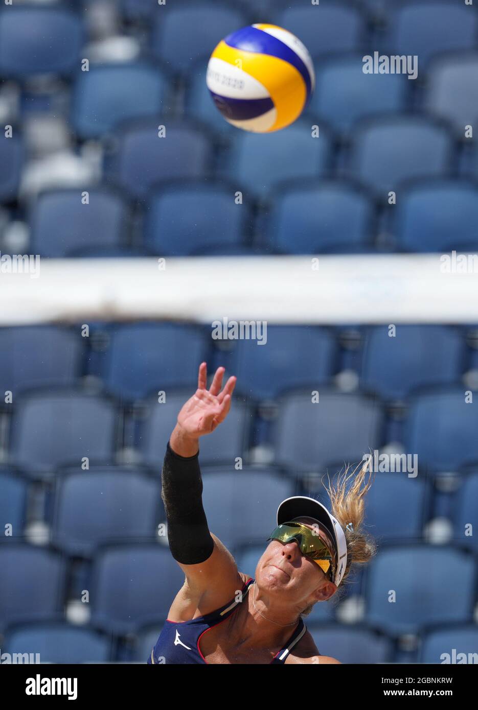 United states april ross serves hi-res stock photography and images - Alamy