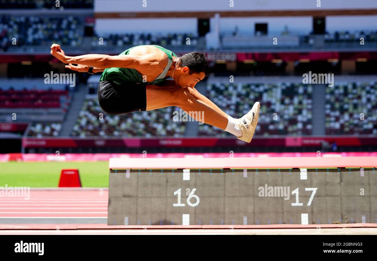Triple jump tokyo olympics athletics hi-res stock photography and ...