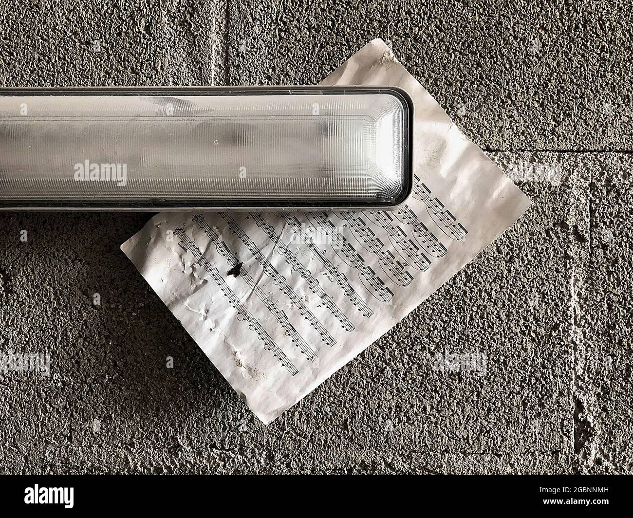 Concrete music note symbol hi-res stock photography and images - Alamy