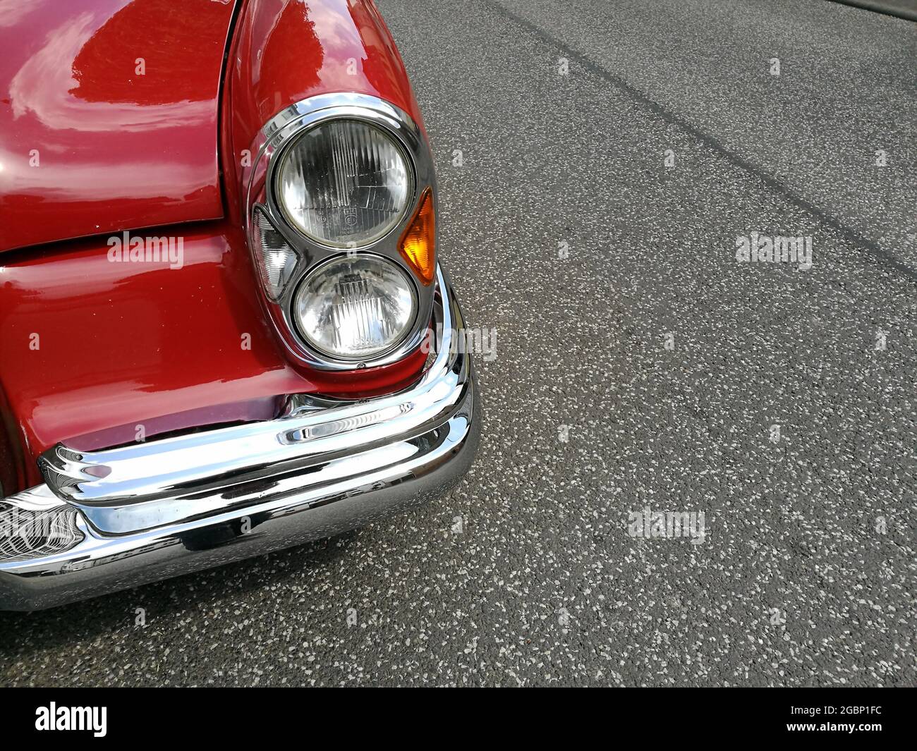Double headlights of a classic car in the road Stock Photo - Alamy