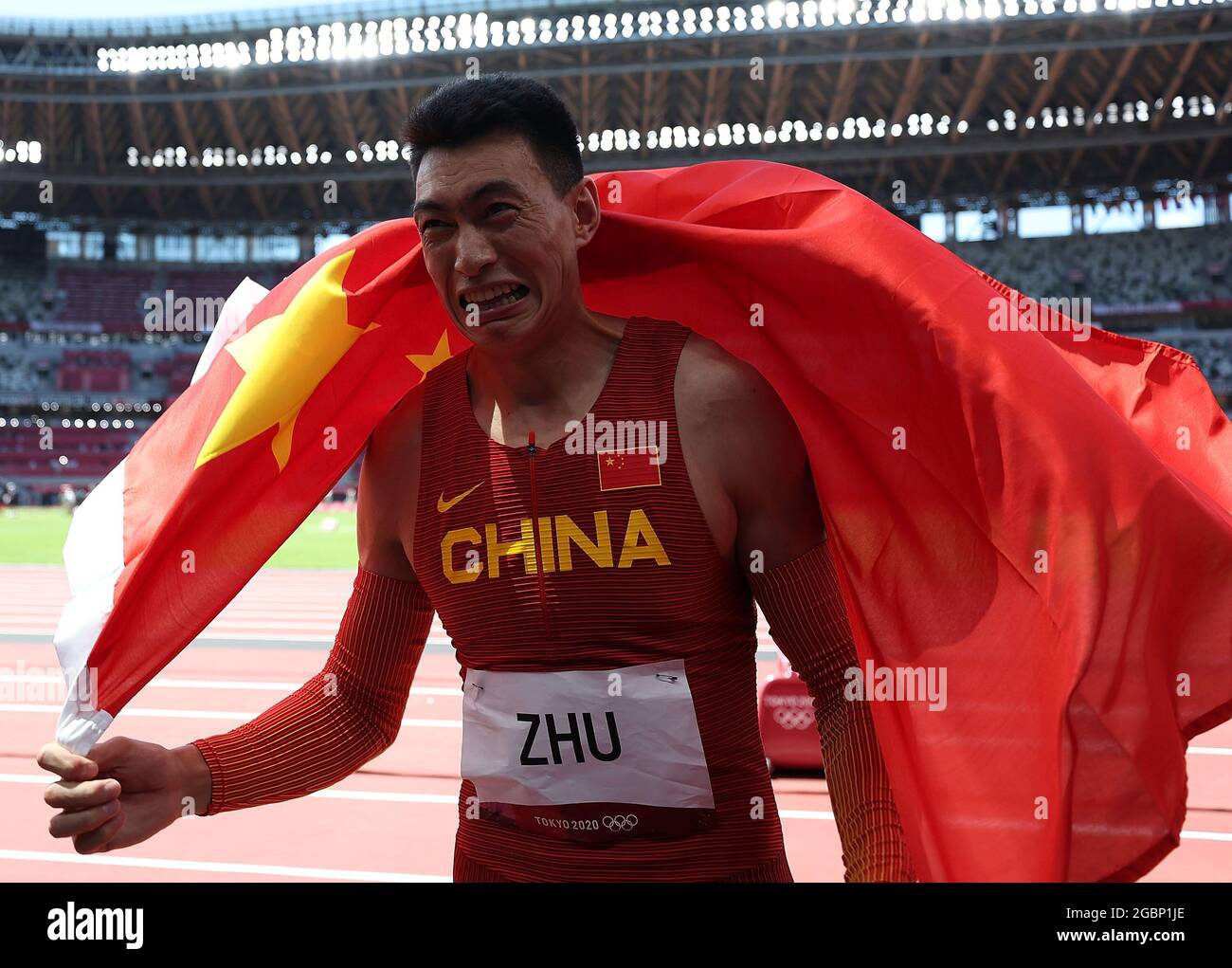 Tokyo, Japan. 5th Aug, 2021. Zhu Yaming of China celebrates after the ...