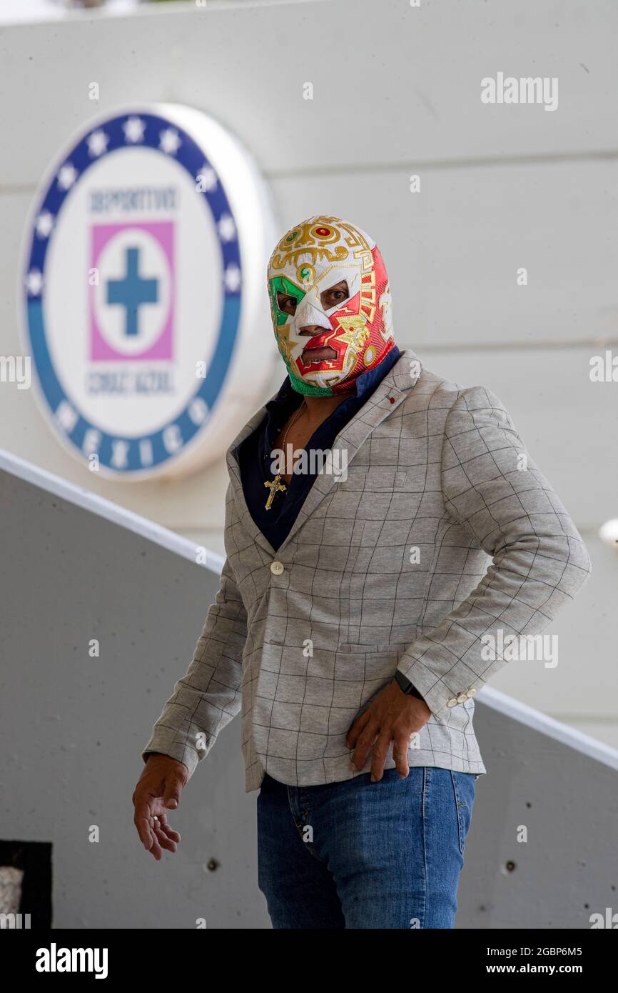 MEXICO CITY, MEXICO - AUGUST 4: Wrestler Dr Wagner poses for photos ...