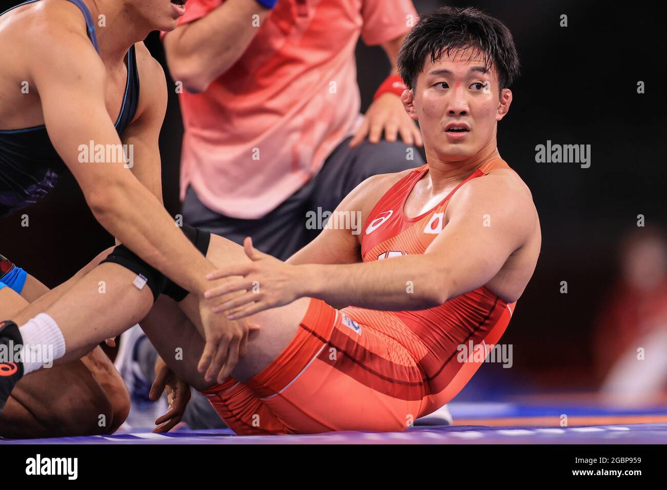 Tokyo, Japan. 5th Aug, 2021. (L to R) KAISANOV Daniyar (KAZ), Keisuke Otoguro (JPN) Wrestling ...