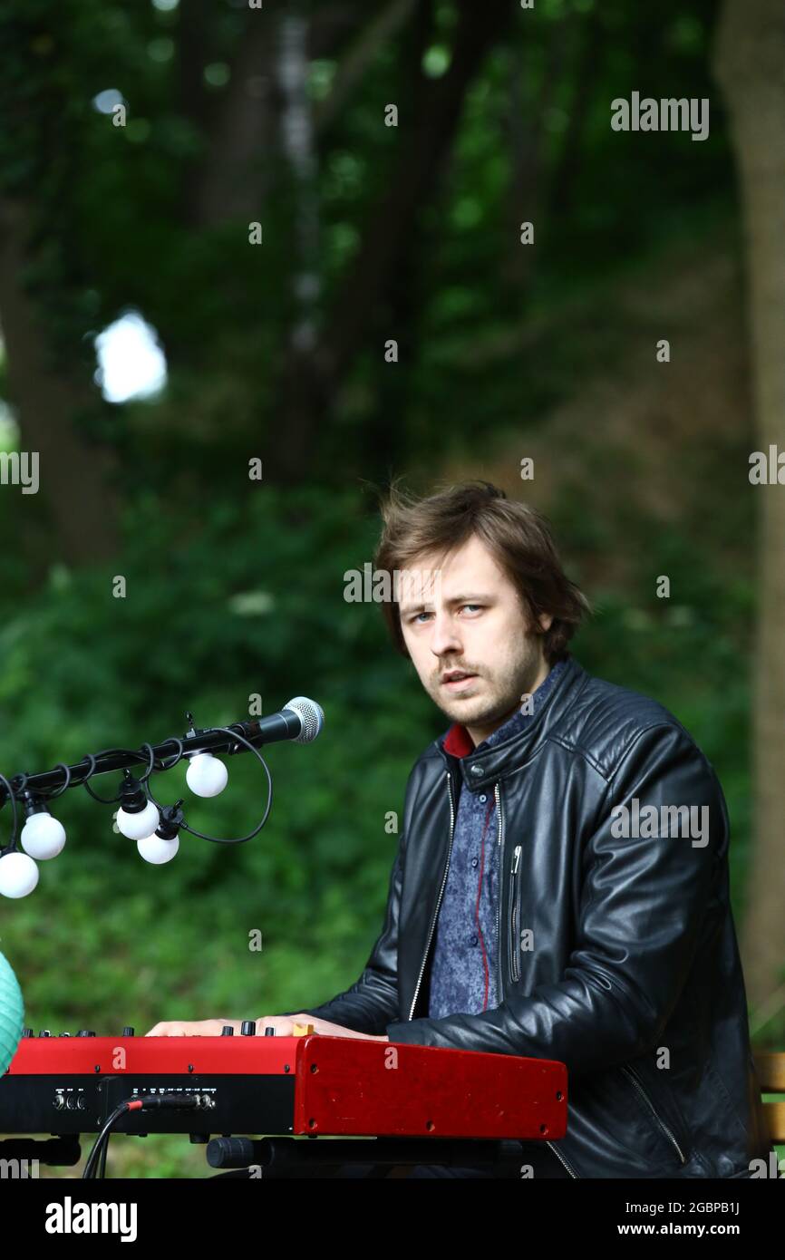 Kilka Czułości , Anna Kamińska, Emil Smardzewski, Adrian Ciesielski und Filip Turkowski im Park ...