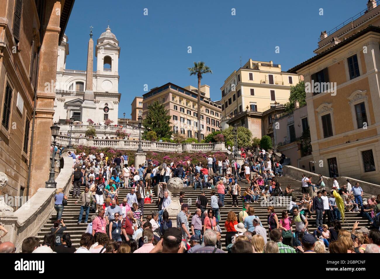 Spanish style stairs hi-res stock photography and images - Alamy
