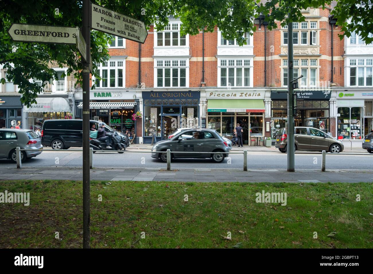 Ealing london street hi-res stock photography and images - Alamy