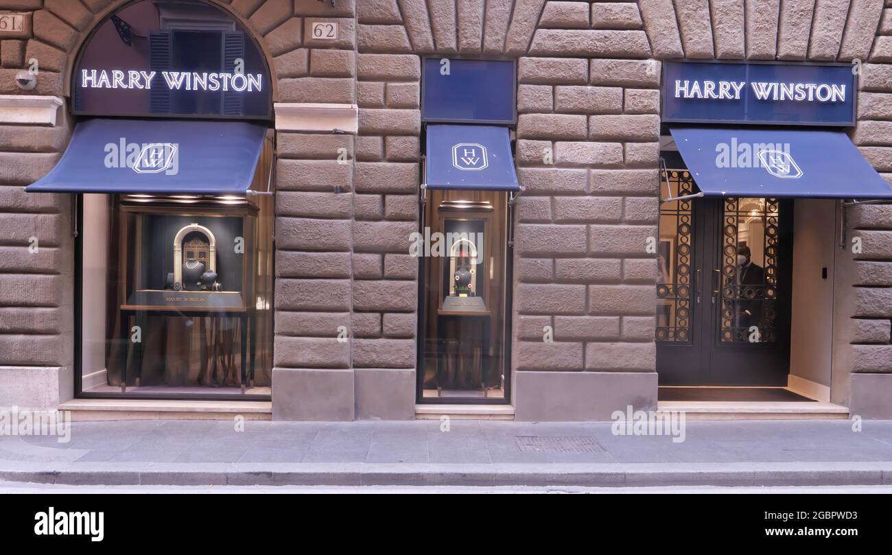 Harry Winston Jewelry High Resolution Stock Photography and Images - Alamy