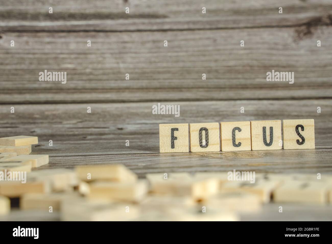 Focus Word Written In Wooden Cube Stock Photo - Alamy