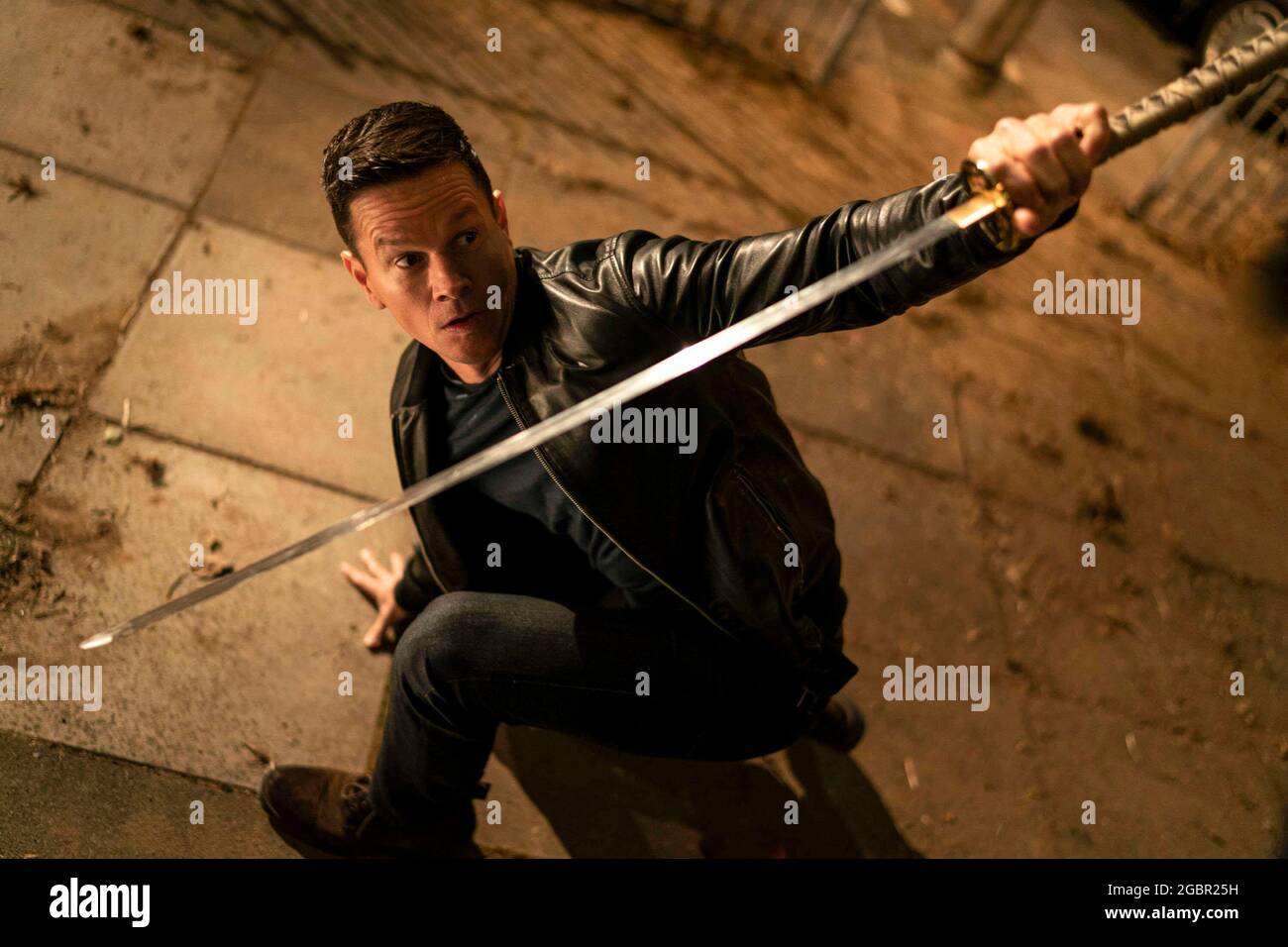 MARK WAHLBERG in INFINITE (2021), directed by ANTOINE FUQUA. Credit: Di ...