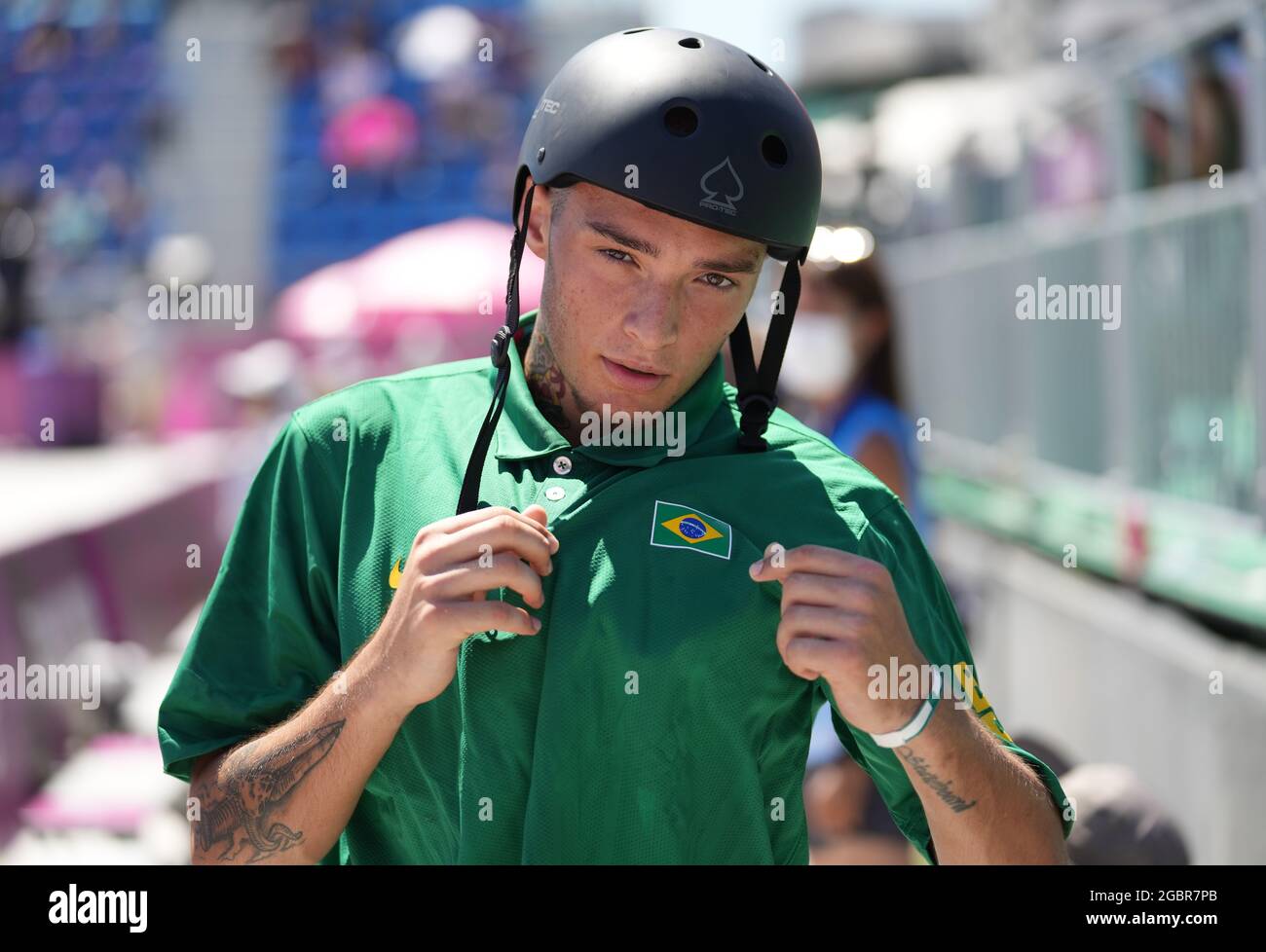 (210805) -- TOKYO, Aug. 5, 2021 (Xinhua) -- Pedro Quintas of Brazil ...
