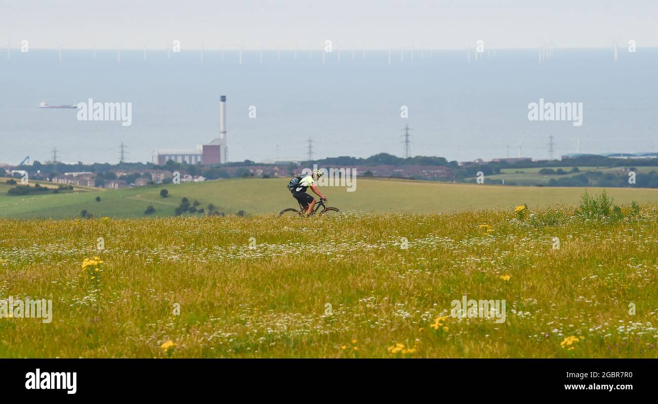 Windy day cycling hi-res stock photography and images - Alamy