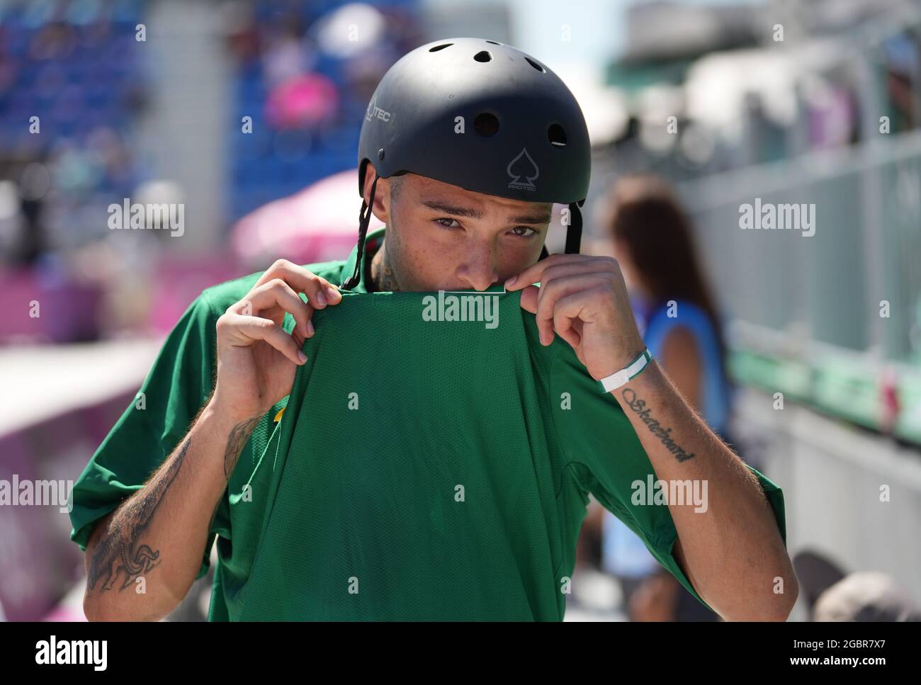 (210805) -- TOKYO, Aug. 5, 2021 (Xinhua) -- Pedro Quintas of Brazil ...