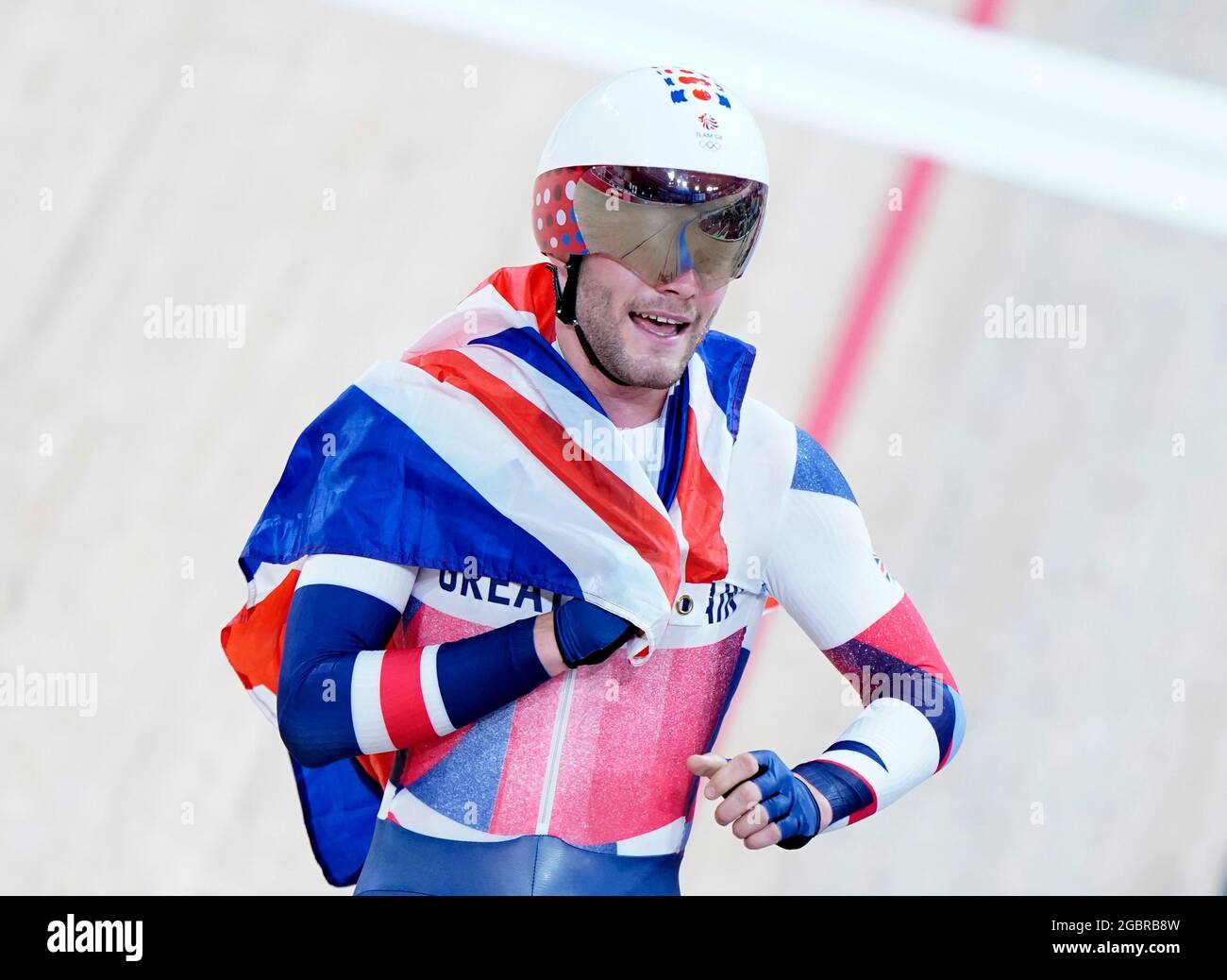 Great Britain's Matthew Walls celebrates gold in the Men's Omnium ...