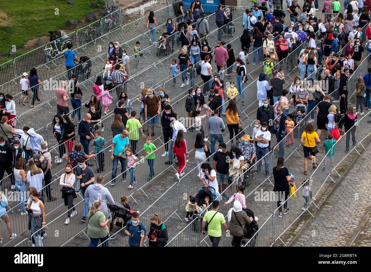 Deutz funfair hi-res stock photography and images - Alamy