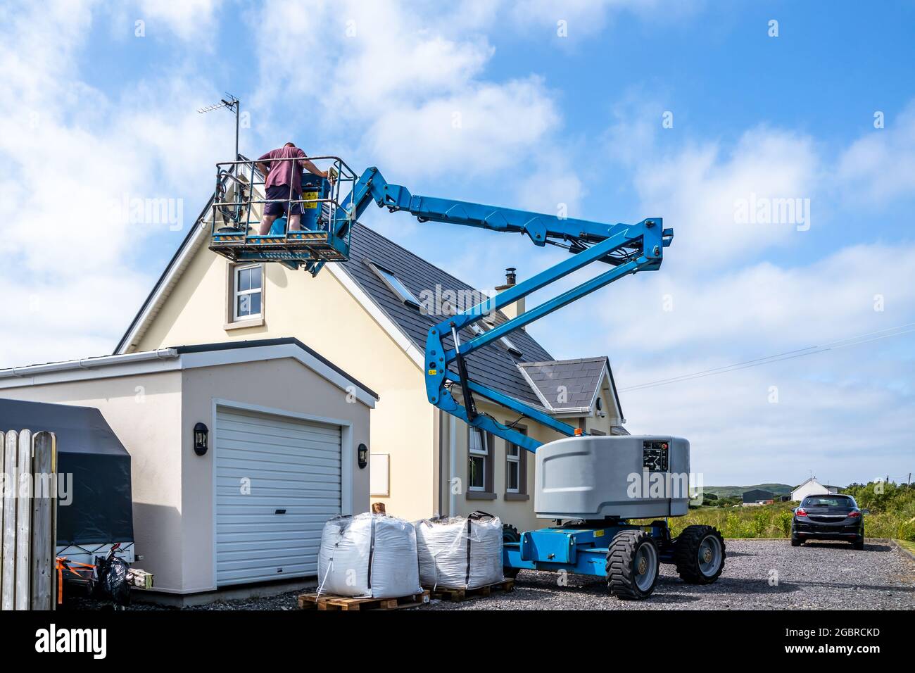 Cleaning windows cherry picker hi-res stock photography and images - Alamy
