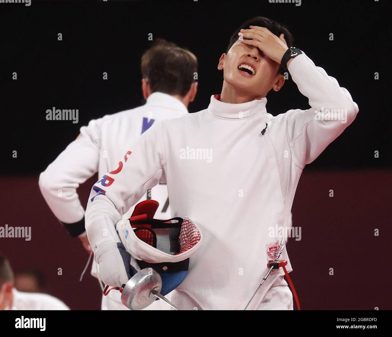 05th Aug, 2021. Modern pentathlon fencing round Jun Woong-tae of South ...