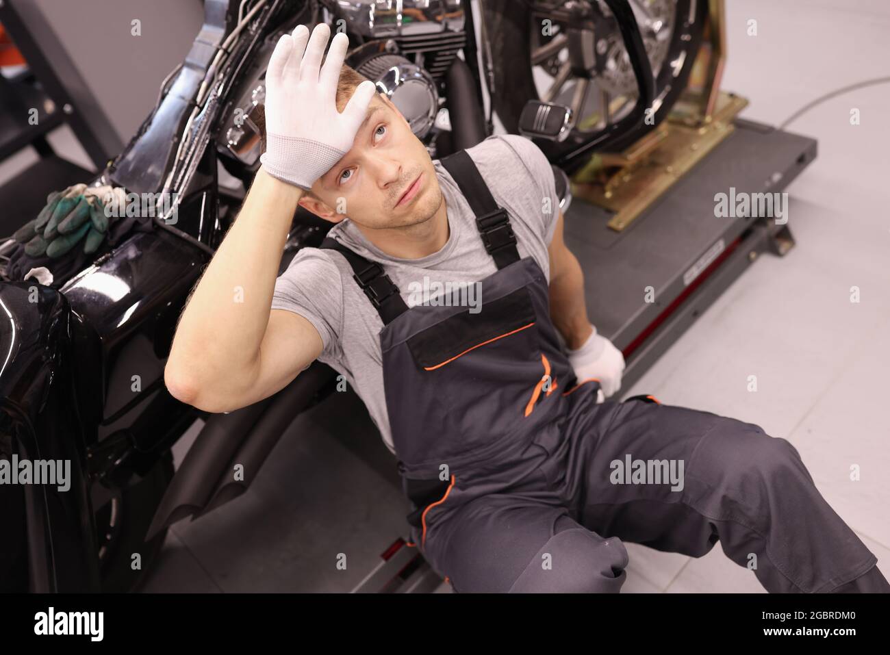 Mechanic sleeping hi-res stock photography and images - Alamy