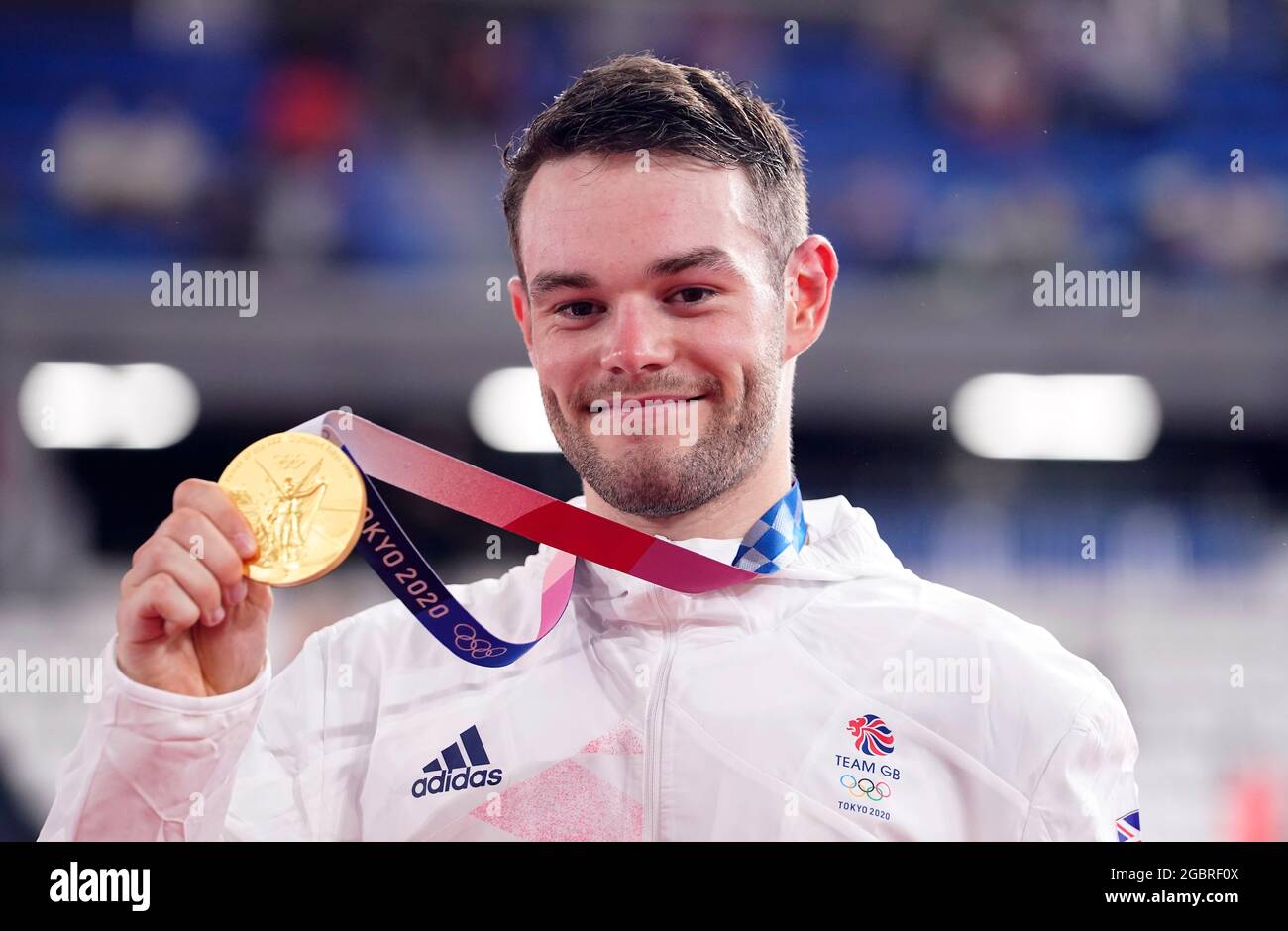 Great Britain's Matthew Walls with his Gold Medal for the Men’s Omnium ...